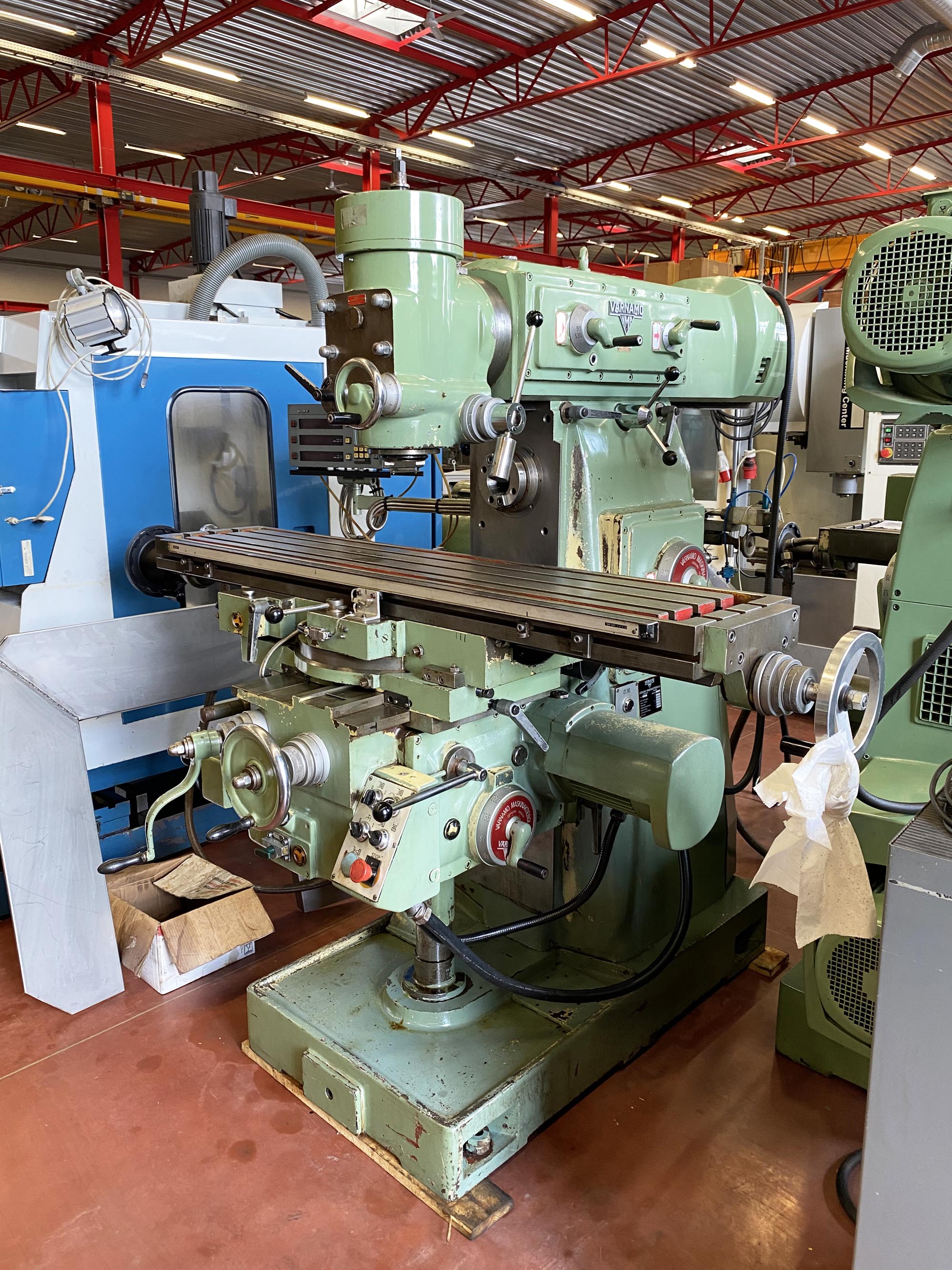 Milling machine VMA U2MM with DRO - Manual Milling Machines - Milling ...