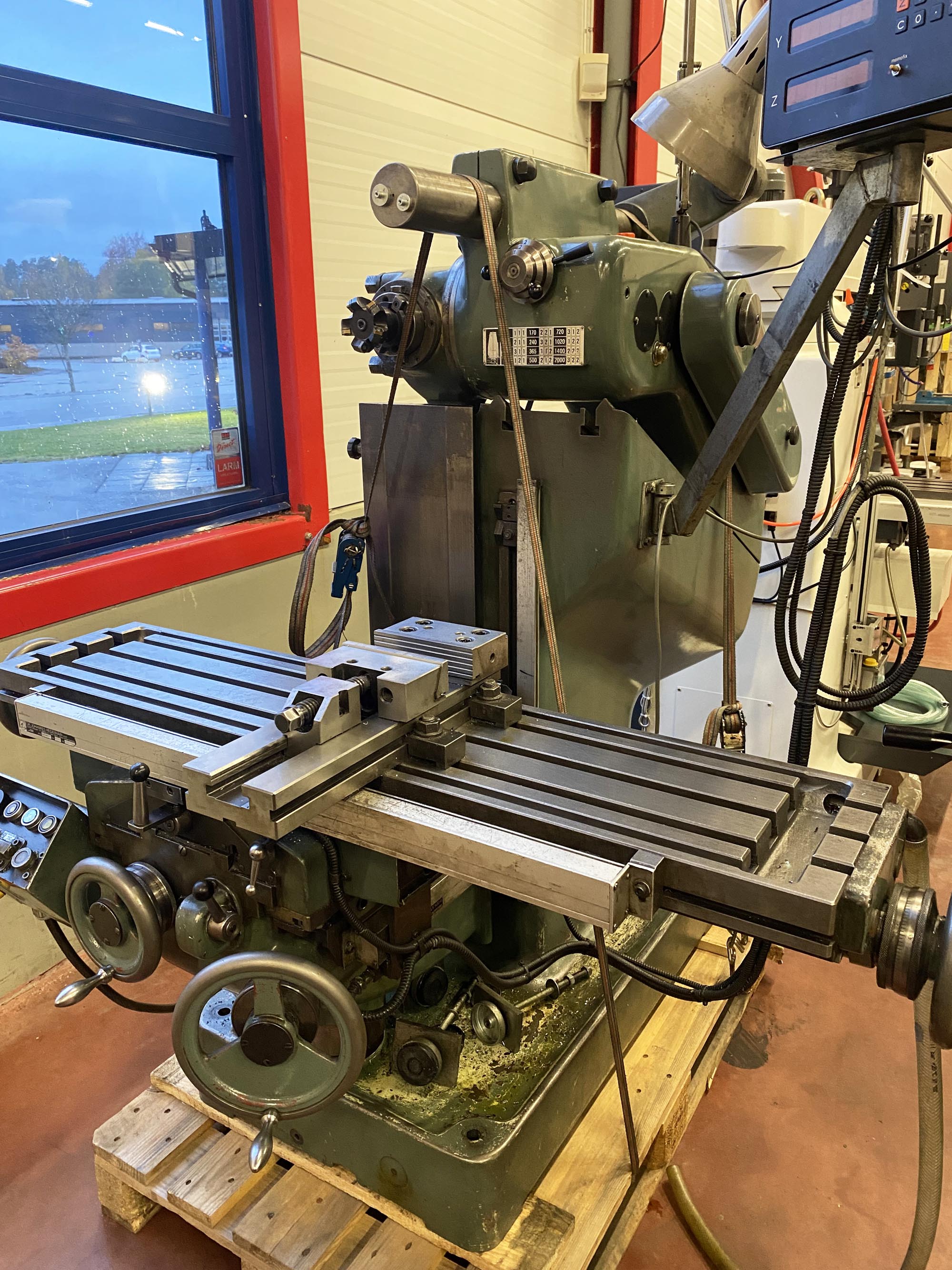 Milling machine Abene VHF3 with digital - Manual Milling Machines ...