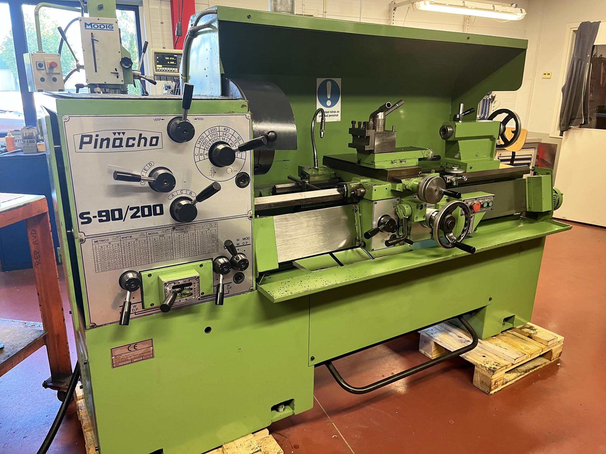 Lathe Pinacho S-90/200. Year: 1995. - Lathes (manual) - Lathes ...