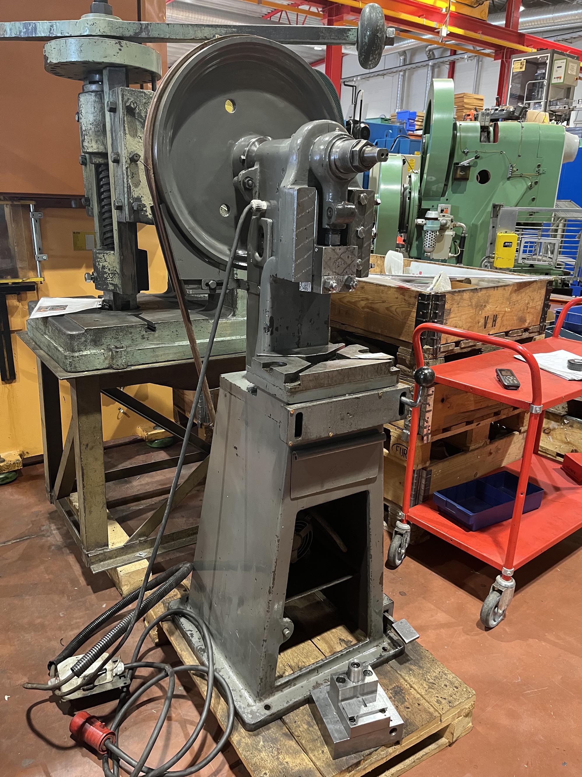 Excenterpress Gnosjö 3/E - Excenterpressar - Pressar - 600 nya och ...